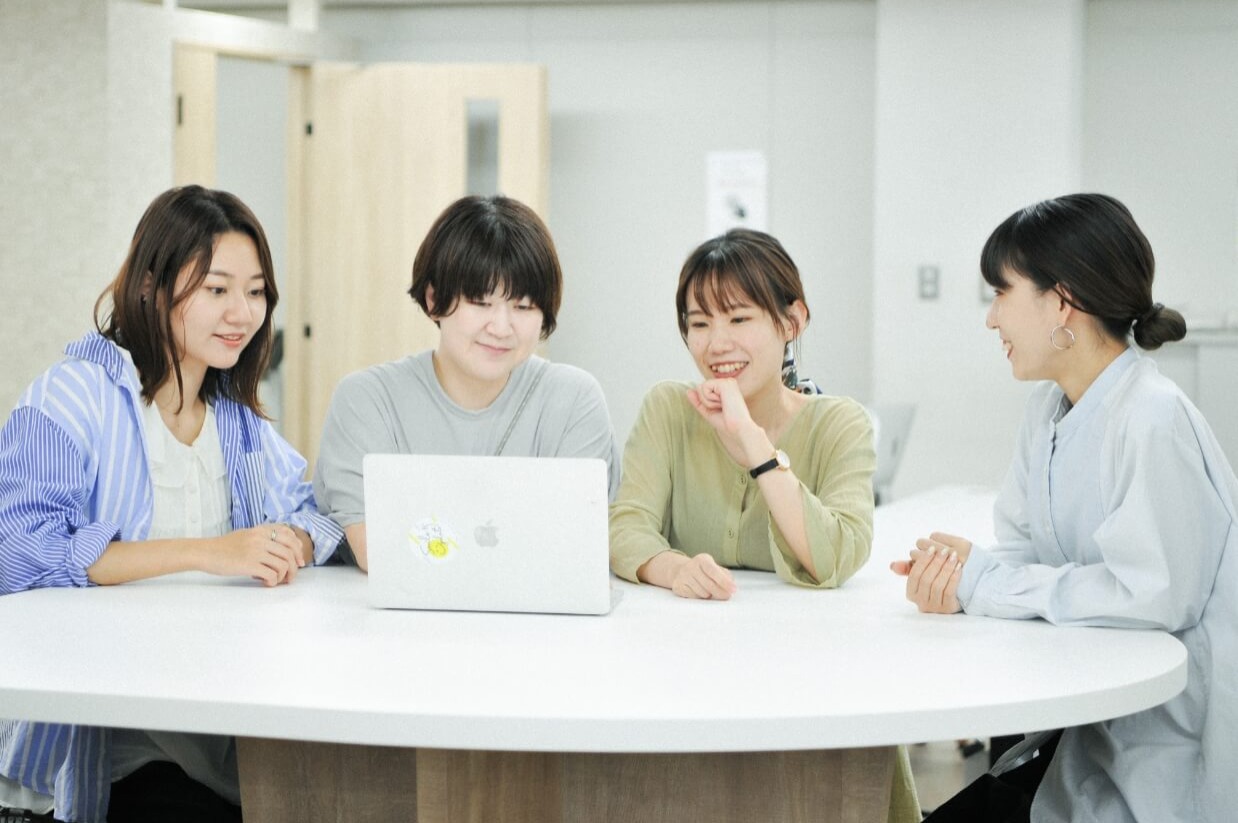 社内初のインスタ運用チーム発足！SNS好き・ファッション好き大歓迎！ - アルファクリエイト株式会社のグラフィックデザイナーの採用 ...