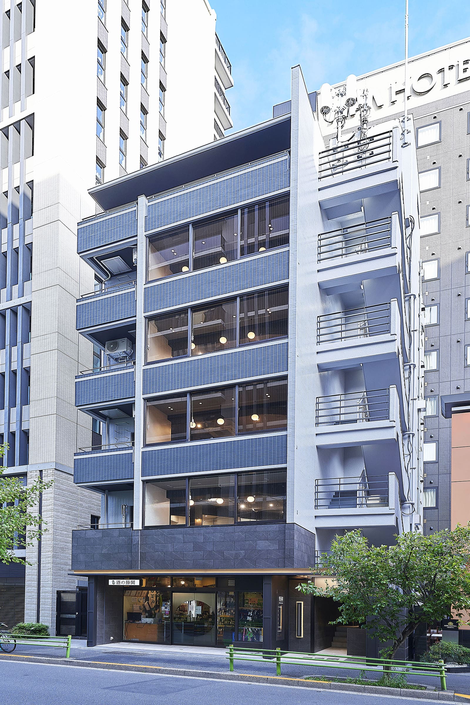 JP-BASE築地 by 株式会社LEVECHY