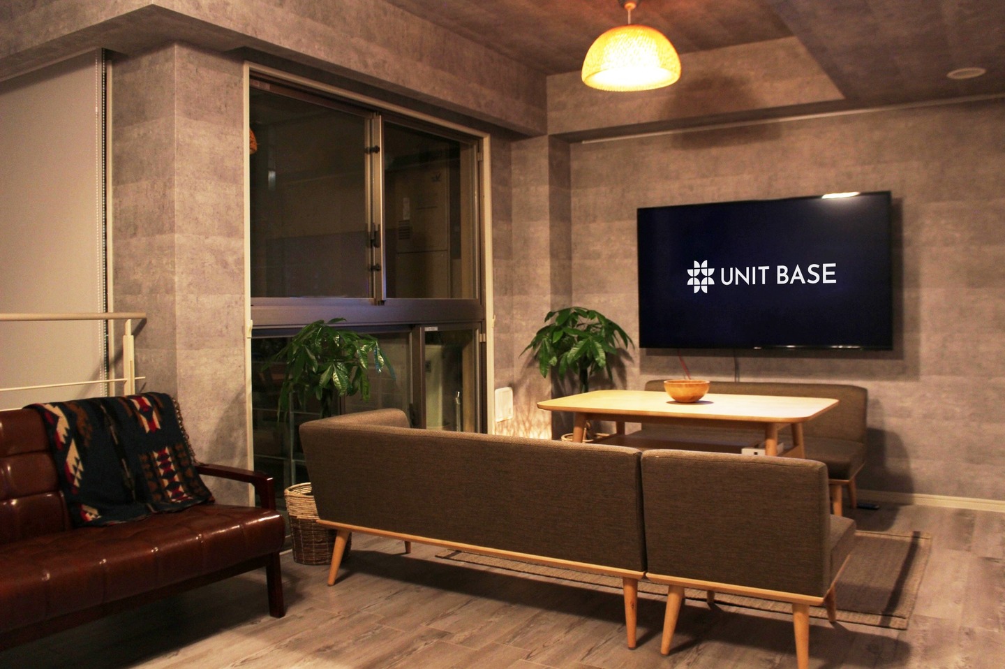 動画編集スクールのCS責任者候補として活躍する講師スタッフを募集！ - UNIT BASE株式会社のの採用 - Wantedly