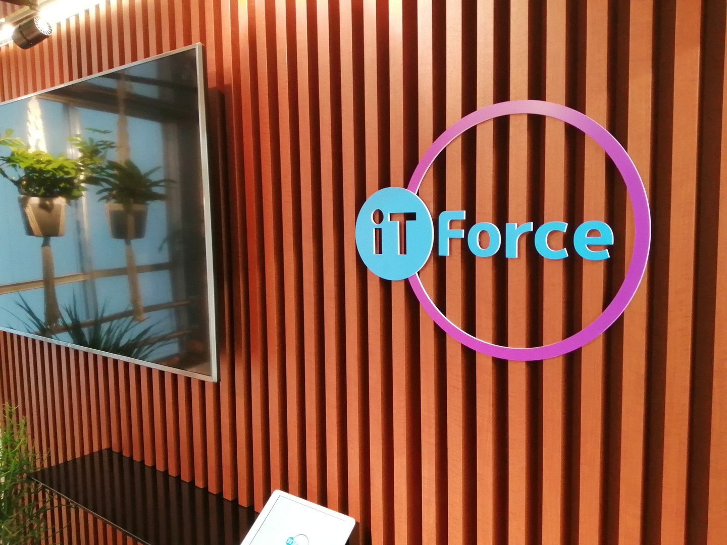 SES案件拡大中！求む、ともに共創できるプロフェッショナル！ - ITFORCE株式会社のWebエンジニアの採用 - Wantedly