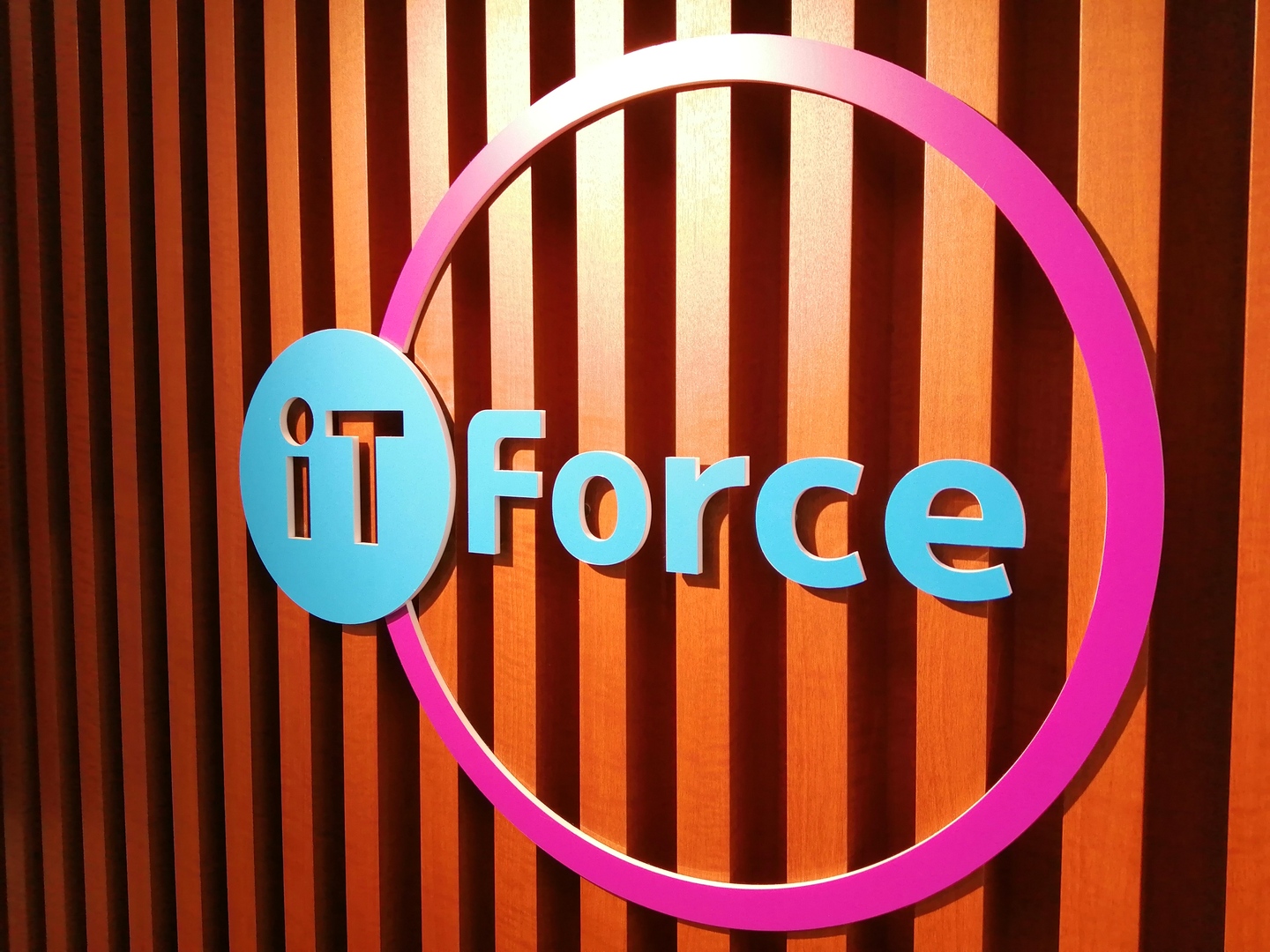 SES案件拡大中！求む、ともに共創できるプロフェッショナル！ - ITFORCE株式会社のWebエンジニアの採用 - Wantedly