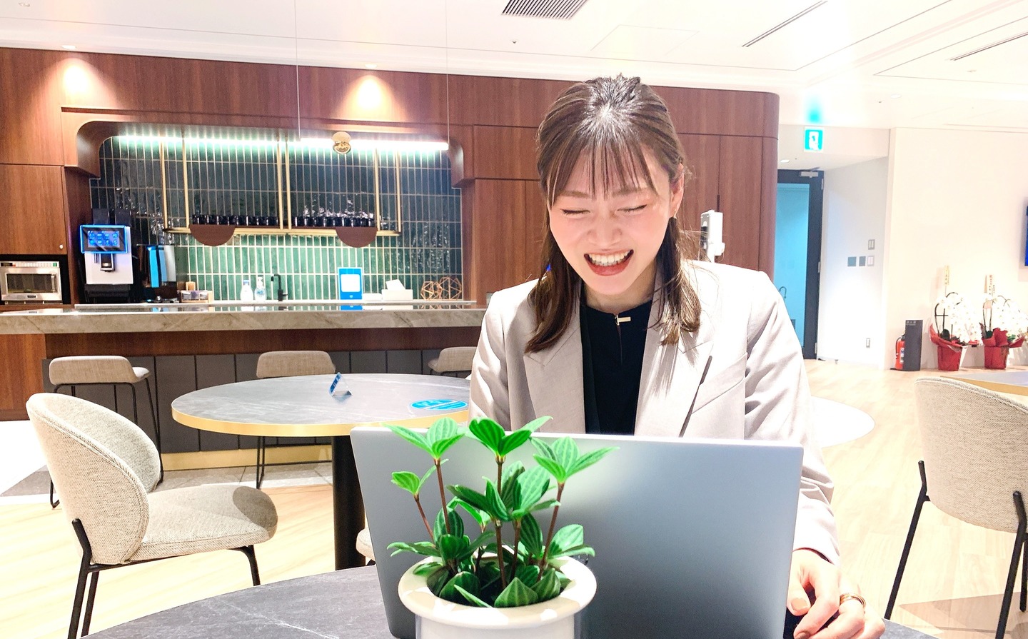 渋谷ヒカリエ33階！SNSやAmazonで話題の商品！カスタマーサポート - 株式会社AINEXTの事務の採用 - Wantedly